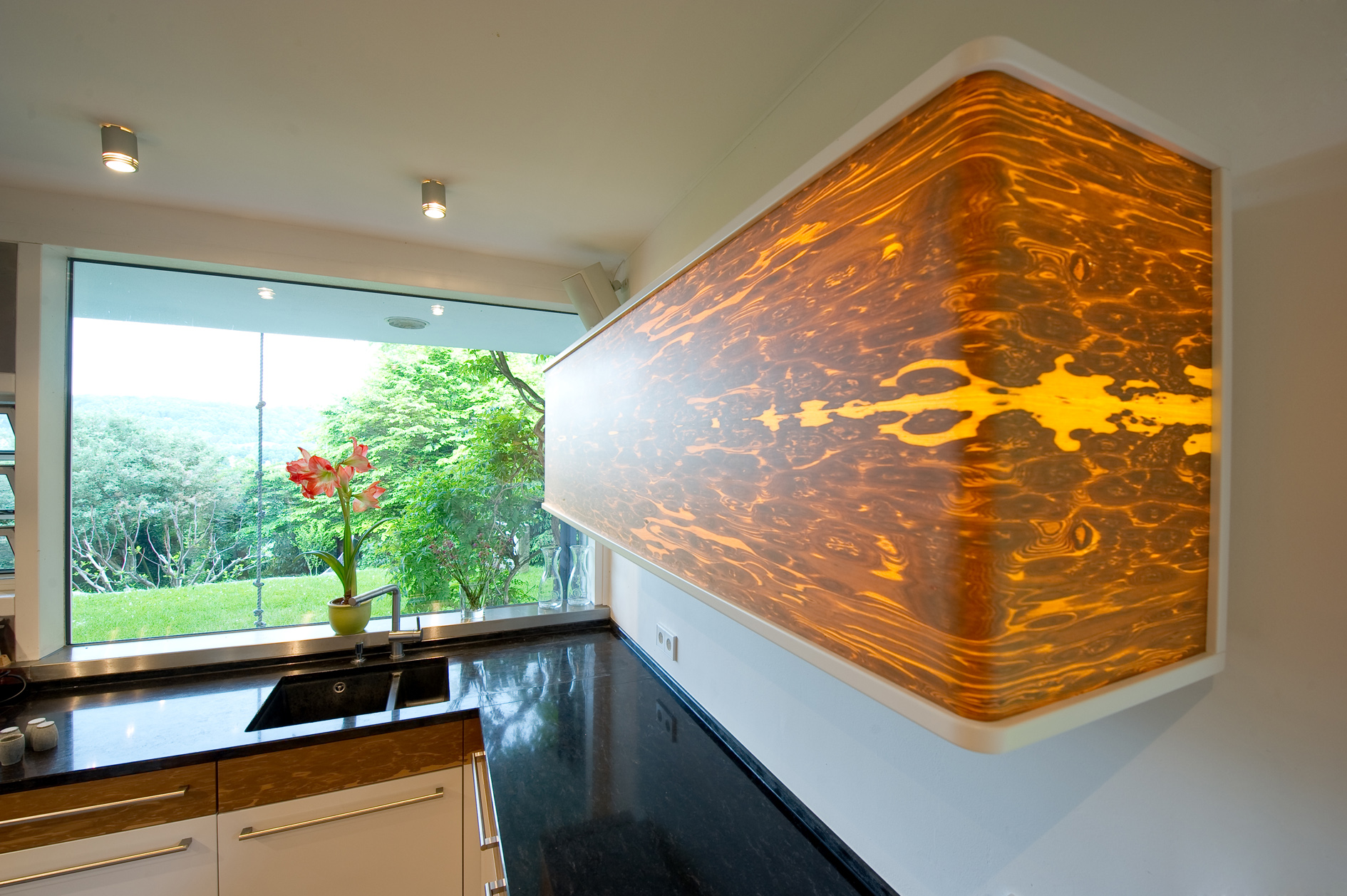 IFN-Hinterleuchtetes Furnier_1